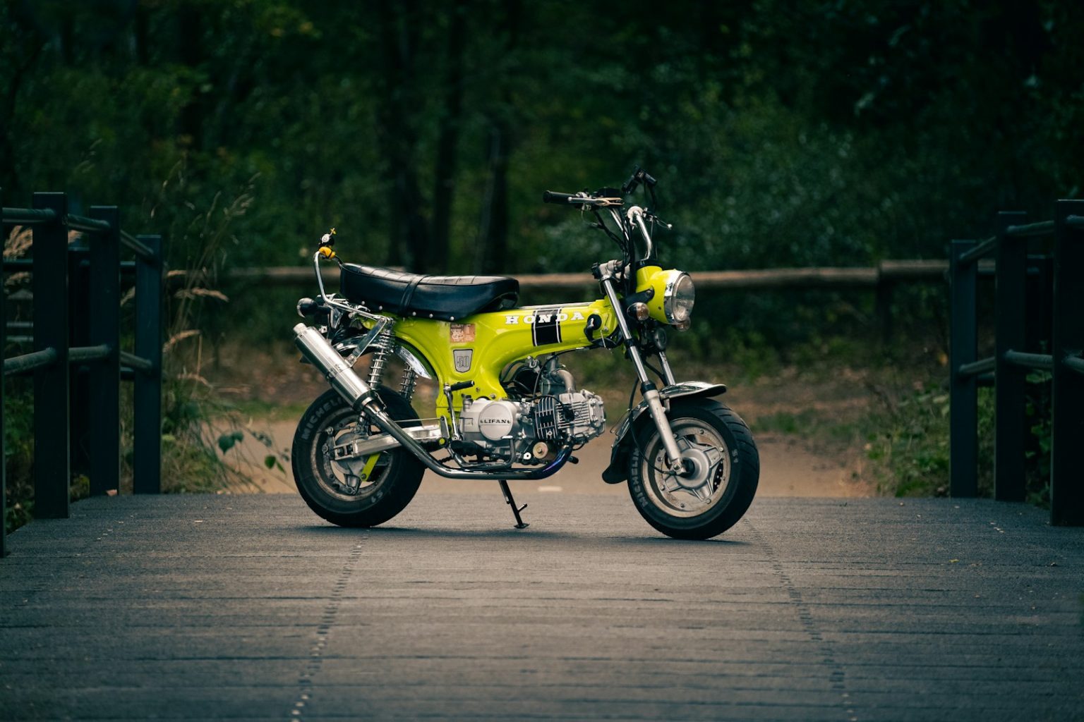Honda Dax : Le mini-moto mythique qui traverse les générations - Honda ...